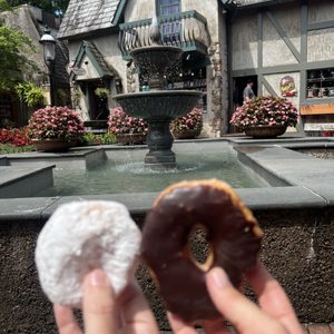 DONUT FRIAR - 352 Photos & 425 Reviews - 634 Pkwy, Gatlinburg, TN - Yelp