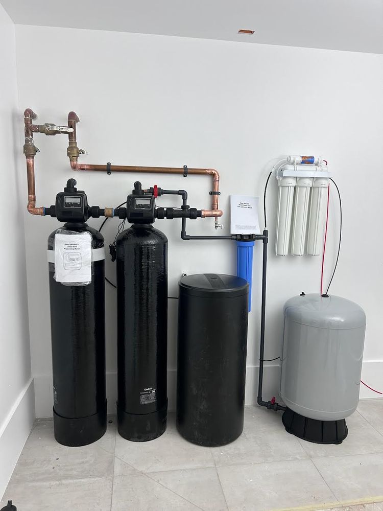 CUSTOM H2O - Updated January 2026 - 27 Photos & 11 Reviews - 801 W ...