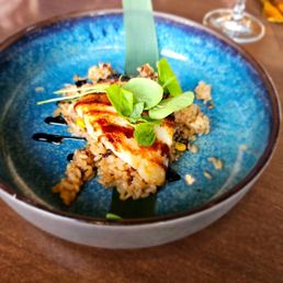 WREN - Updated December 2024 - 720 Photos & 204 Reviews - 1825 Capital ...