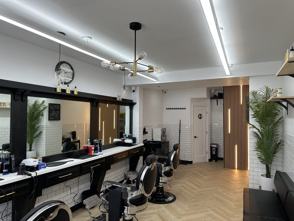 CROWN ROYAL BARBERSHOP - Updated June 2026 - 11 Photos - 406 3rd Ave ...