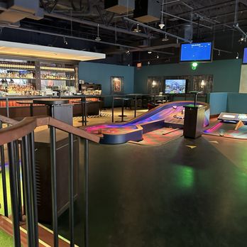 PUTTSHACK - ADDISON - Updated September 2024 - 240 Photos & 120 Reviews ...