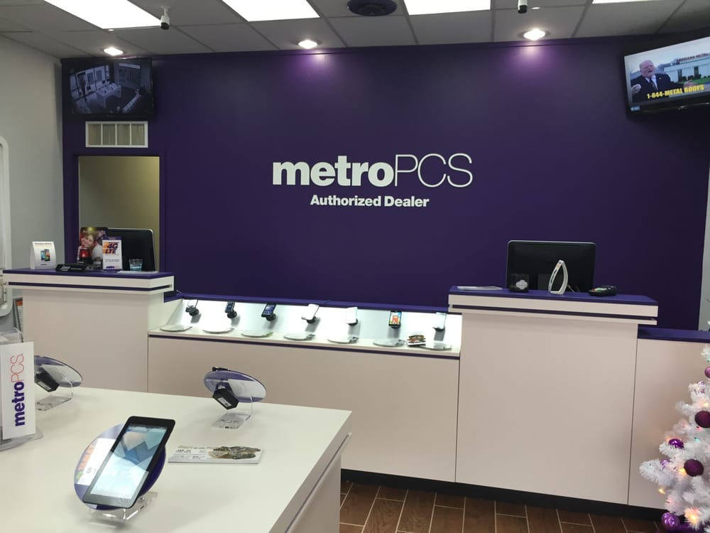 METROPCS - Updated June 2024 - 11563 E 13 Mile Rd, Warren, Michigan ...