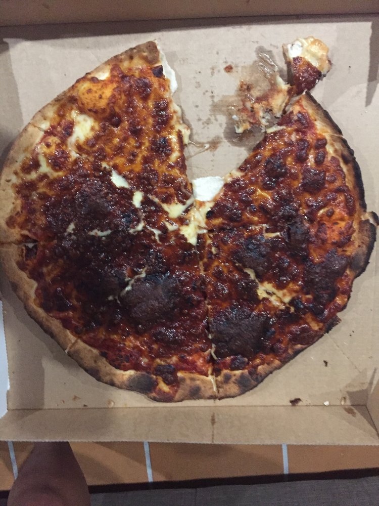 BEAGLES PIZZA - 293 Shute Harbour Rd, Airlie Beach Queensland ...