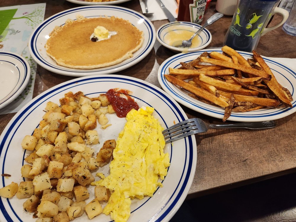 FREEDOM SQUARE DINER - 32 Photos & 100 Reviews - 1185 Freedom Rd ...