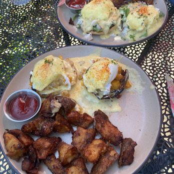 BESAW’S - Updated June 2025 - 138 Photos & 124 Reviews - 1545 NW 21st ...