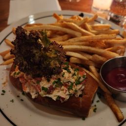 THE MERMAID INN - CHELSEA - 276 Photos & 107 Reviews - 227 10th Ave ...