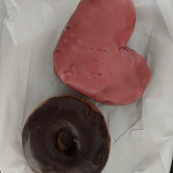 MONTEREY DONUTS - Updated May 2024 - 186 Photos & 199 Reviews - 2440 N ...