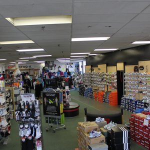 RUNNING ROOM CANADA - Updated January 2026 - 13 Photos - 3987 Highway 7 ...