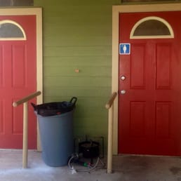 MAC & ERNIE’S ROADSIDE EATERY - Updated May 2025 - 80 Photos & 104 ...