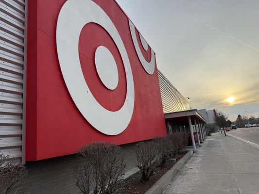 TARGET - Updated May 2026 - 135 Photos & 132 Reviews - 9401 NE Cascades ...
