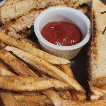 OREATHA’S AT THE POINT - Updated October 2025 - 322 Photos & 126 ...