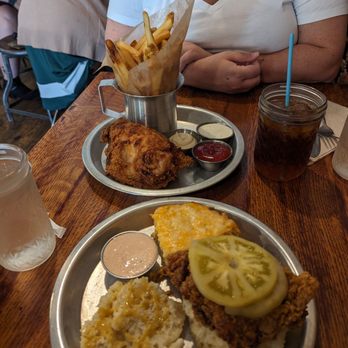 BEASLEY’S CHICKEN & HONEY - 1920 Photos & 2063 Reviews - 237 S ...
