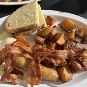 GRATEFUL DEDHAM DINER - Updated July 2024 - 88 Photos & 160 Reviews ...