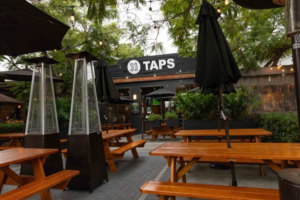 33 TAPS - CULVER CITY - Updated March 2025 - 235 Photos & 207 Reviews ...