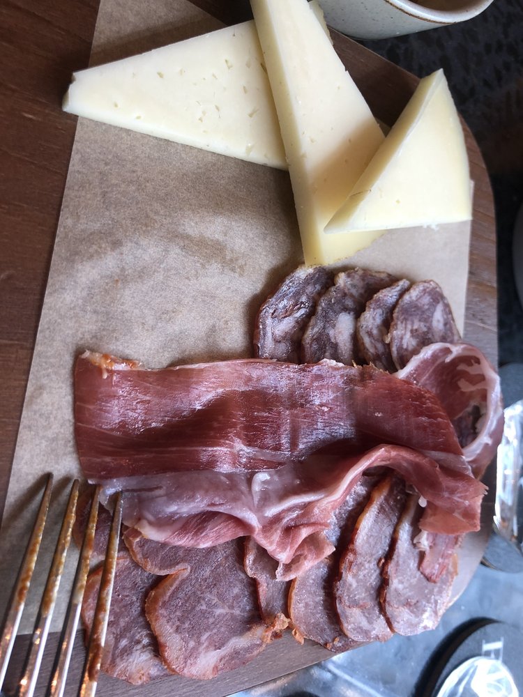 BAR VERAZ - Updated August 2024 - 40 Photos - Avinguda de Francesc ...