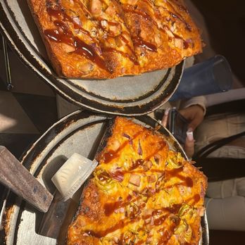 SHIELD’S RESTAURANT BAR PIZZERIA - Updated January 2025 - 141 Photos ...