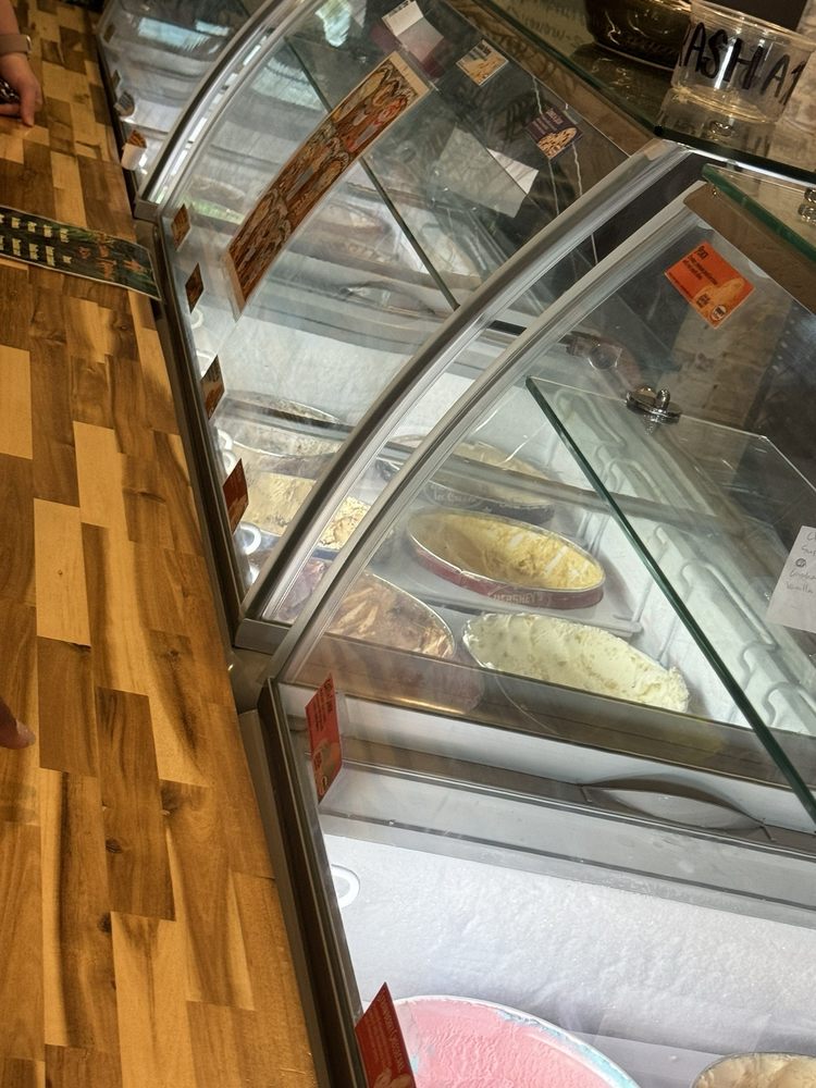 CHILL SLOTH ICE CREAM AND SMOOTHIES - Updated August 2025 - 127 E Pine ...