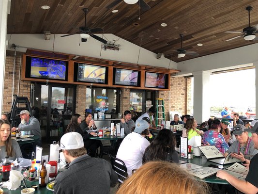 SIDELINES SPORTS BAR & RESTAURANT - 165 Photos & 370 Reviews - 2 Via De ...