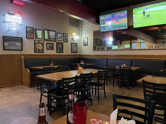 LEFT FIELD TAVERN - Updated December 2025 - 28 Photos & 49 Reviews - 12 ...