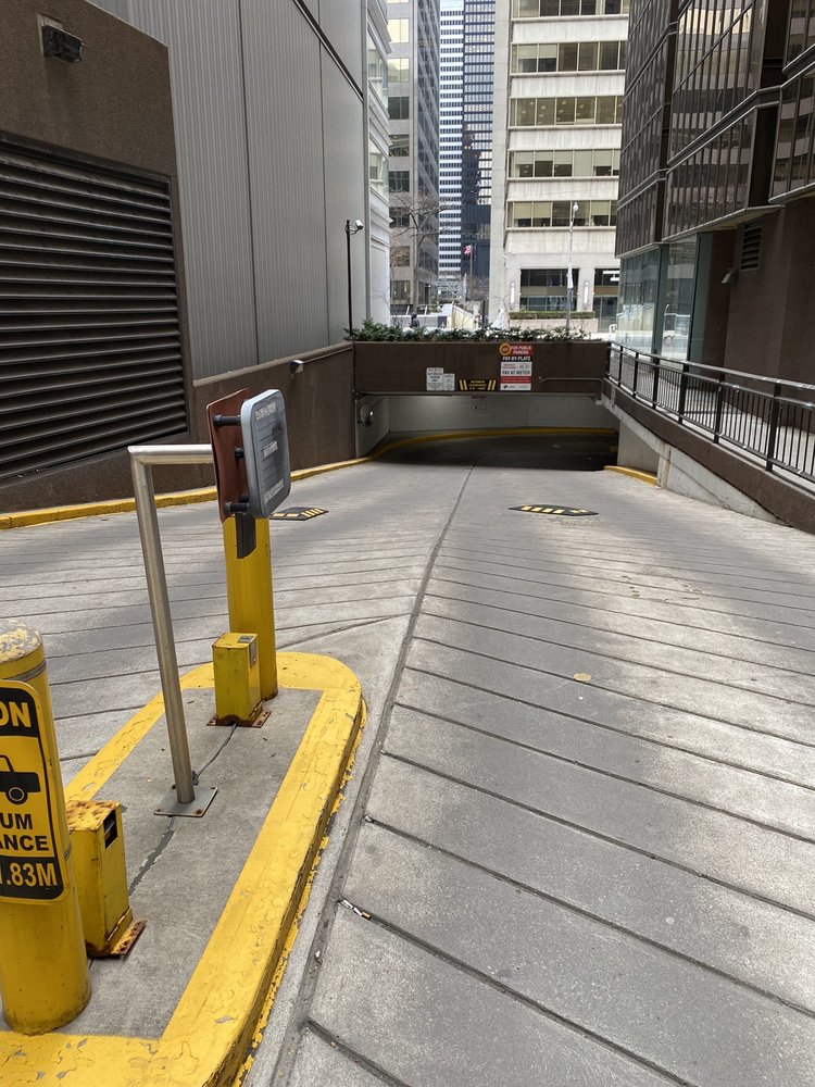 IMPARK - Updated December 2025 - 13 Photos - 70 University Avenue, Toronto, Ontario - Parking ...