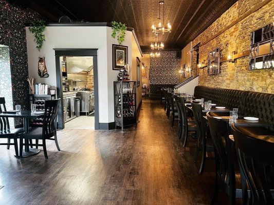 FOX AND CROW BISTRO - Updated January 2026 - 60 Photos & 44 Verified ...