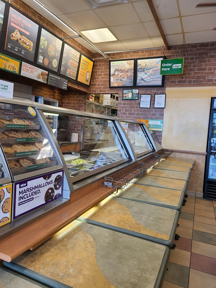 SUBWAY - Updated July 2024 - 15 Photos - 2574 Guardian Rd NW, Edmonton ...