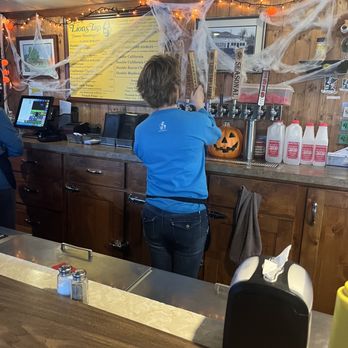 LIONS TAP FAMILY RESTAURANT - Updated January 2025 - 223 Photos & 502 ...