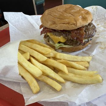 MYTIBURGER - Updated December 2024 - 43 Photos & 88 Reviews - 9405 ...