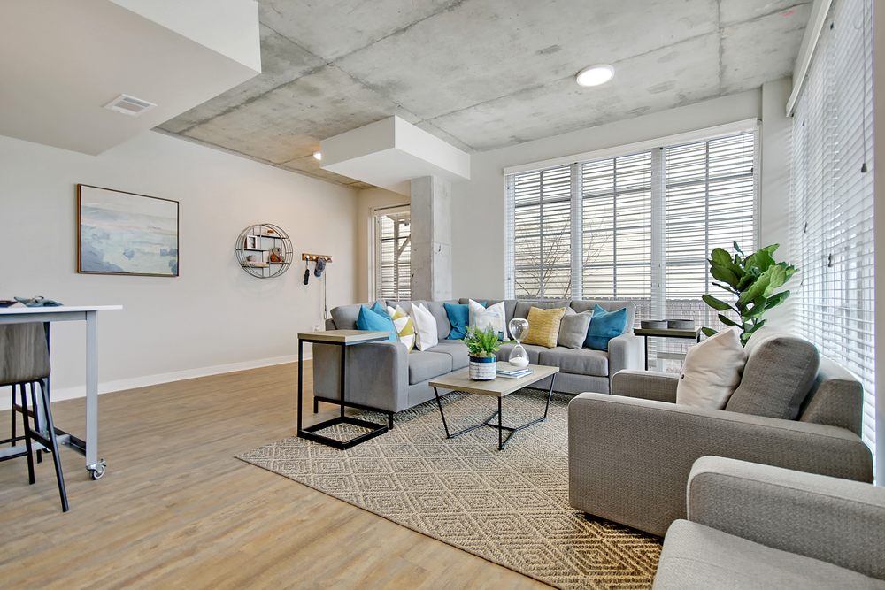 SUMMIT PLACE - Updated October 2025 - 16 Photos - 530 Meeting St ...