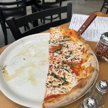 GUSTO WOODFIRED PIZZA - Updated March 2025 - 56 Photos & 37 Reviews ...