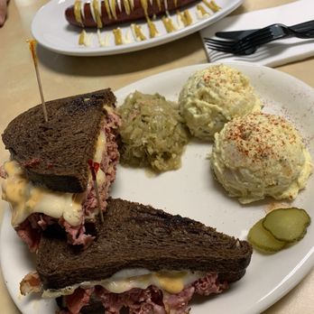 EDELWEISS SAUSAGE CO & DELICATESSEN - Updated June 2025 - 228 Photos ...