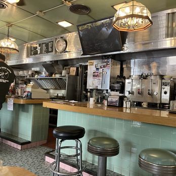 ROBIN HOOD DINER - Updated January 2026 - 51 Photos & 74 Reviews - 640 ...