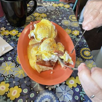 PLUCKED UP CHICKEN & BISCUITS - Updated September 2024 - 393 Photos ...