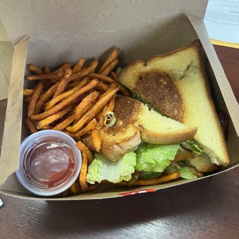 CAMP OUTPOST - Updated December 2025 - 788 Photos & 424 Reviews - 1811 ...