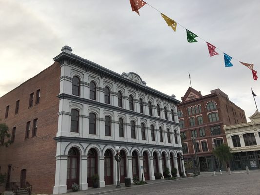 PICO HOUSE - Updated December 2025 - 74 Photos & 19 Reviews - 424 N ...