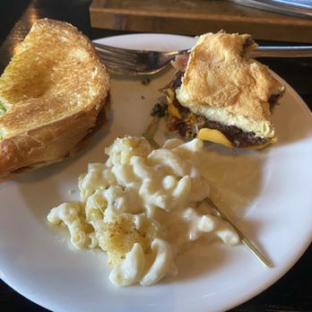 CHELSEA CORNER - Updated November 2024 - 722 Photos & 578 Reviews ...