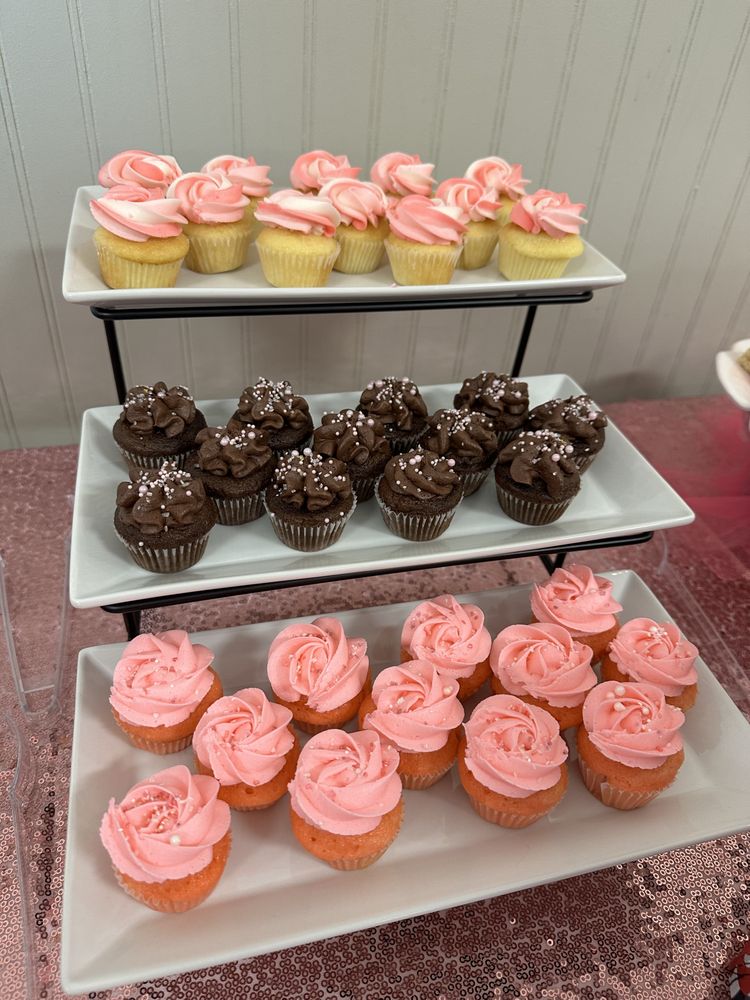 LITTLE MRS DAVIS SWEETS AND TREATS - Updated August 2025 - 23 Photos ...