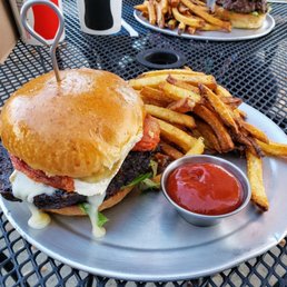 PERRYSBURGER’S - Updated November 2024 - 98 Photos & 182 Reviews - 220 ...