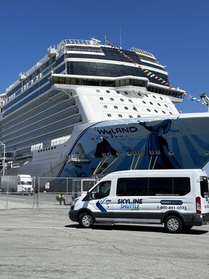 SKYLINE SHUTTLE EXPRESS - Updated October 2025 - 18 Photos & 48 Reviews ...