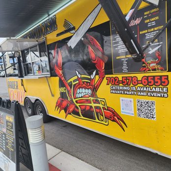 THE RAIDER CLAW - Updated June 2025 - 44 Photos & 35 Reviews - 6610 N ...