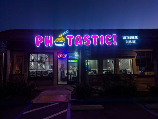 PHO’TASTIC - Updated October 2025 - 68 Photos & 76 Reviews - 835 S Main ...