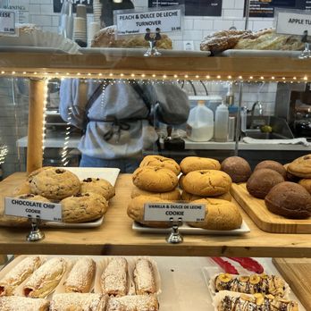 OBRA HANDBAKERY - Updated August 2025 - 2085 Photos & 1114 Reviews ...