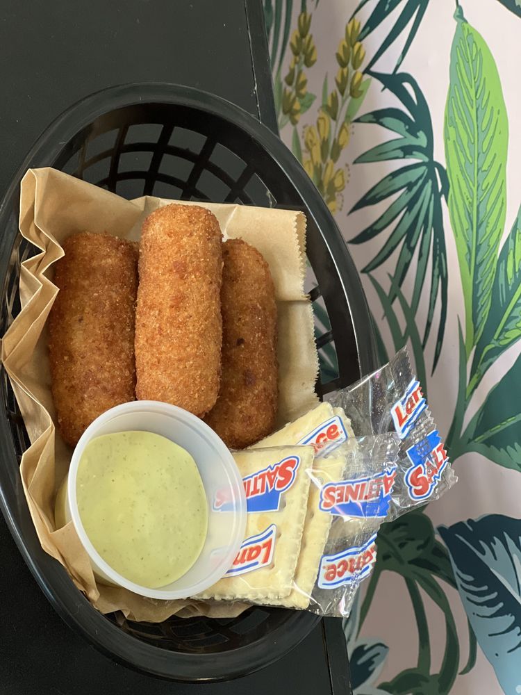 CASA GUAVA - 10 Photos & 12 Reviews - 314 Drayton St, Savannah, Georgia ...