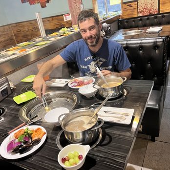 MR HOT POT - Updated December 2025 - 84 Photos & 103 Reviews - 5399 ...