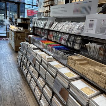 MUJI SOHO - Updated August 2025 - 118 Photos & 308 Reviews - 455 ...