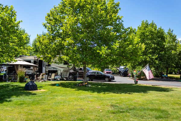 TWO RIVERS RESORT - Updated April 2025 - 21 Photos - 6826 B Hwy 25 S ...