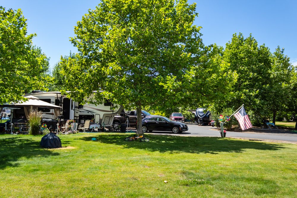 TWO RIVERS RESORT - 16 Photos - 6826 B Hwy 25 S, Davenport, Washington ...