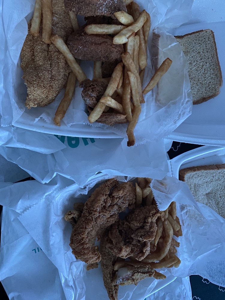 BIG SHARKS FISH AND CHICKEN - Updated January 2025 - 28 Photos & 34 ...