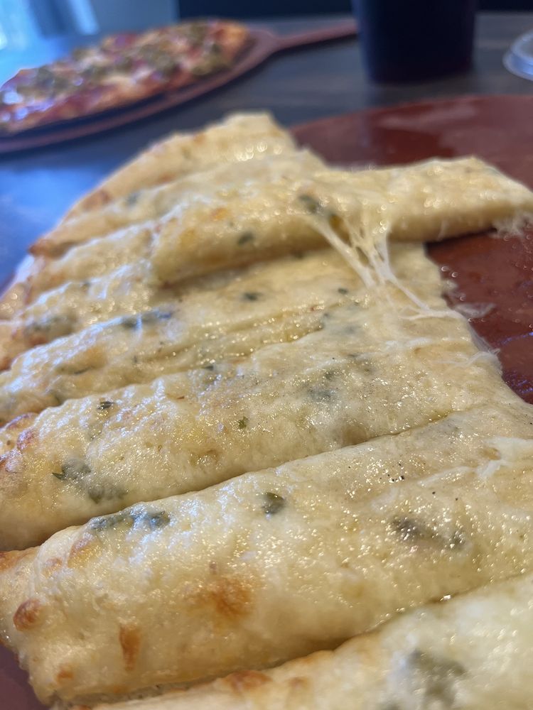 INVICTUS PIZZA KITCHEN - Updated November 2024 - 3901 W 49th St, Sioux ...