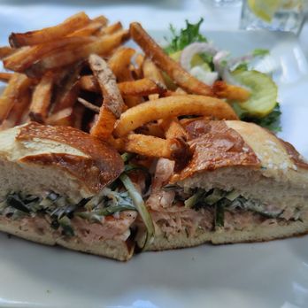 JAGERHAUS GERMAN RESTAURANT & BIERGARTEN - Updated December 2024 - 577 ...